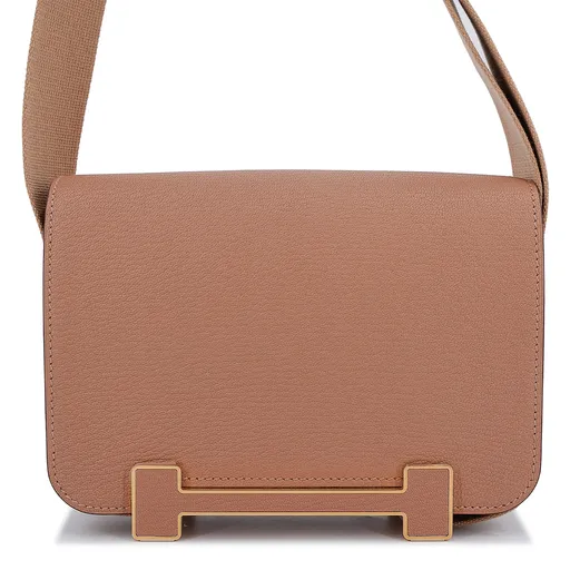HERMÈS Geta shoulder bag in Quebracho and Chai Chevre leather with Gold ...