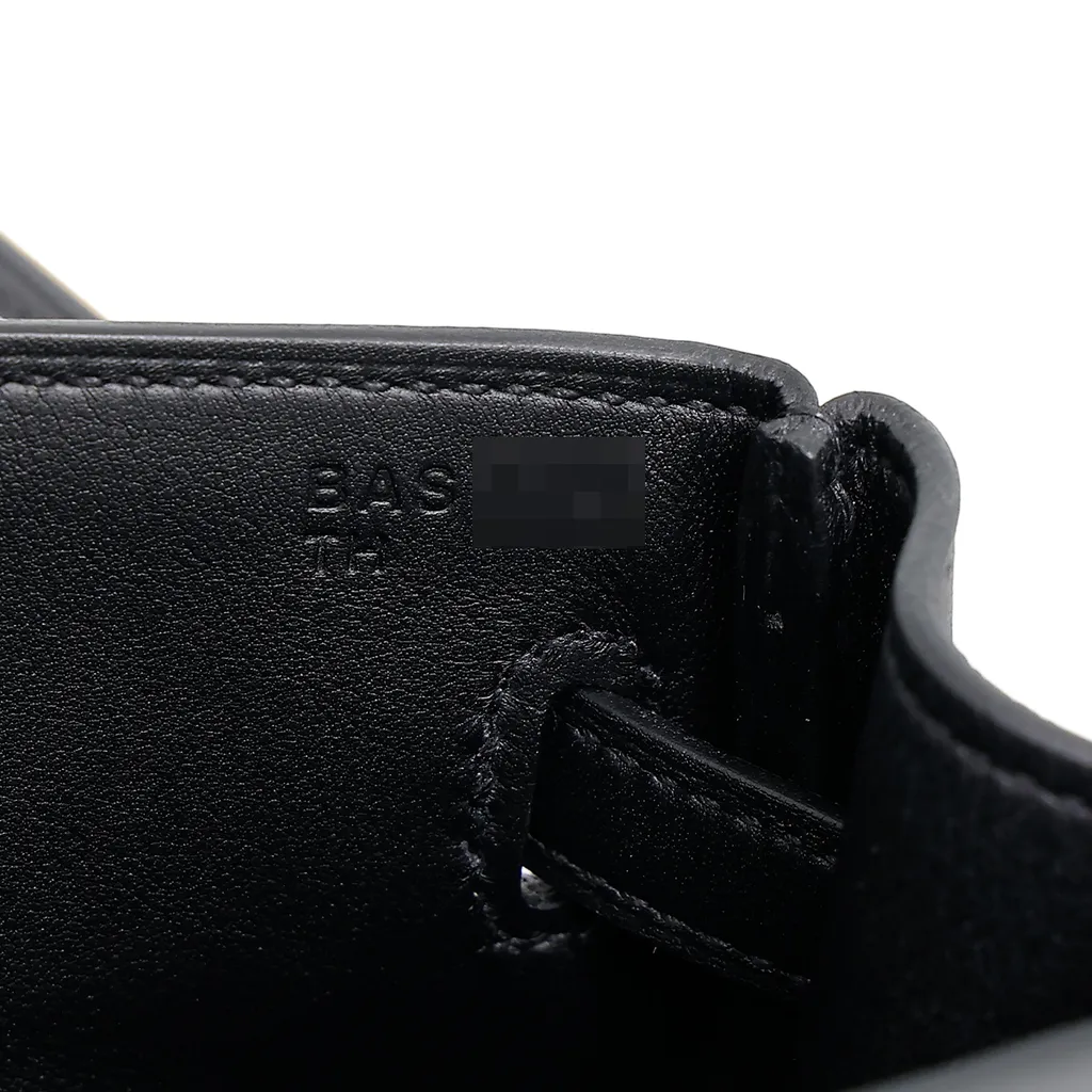 HERMÈS Kelly Moove shoulder bag in Black Swift leather with Gold hardware